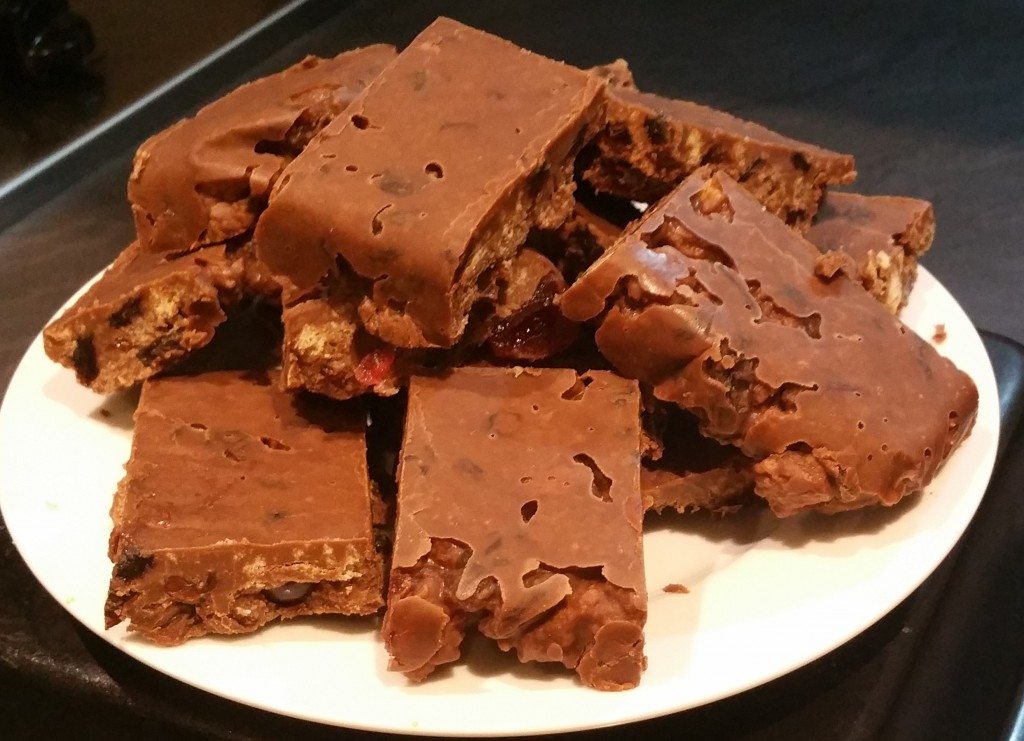 No-Bake Chunky Chocolate Treat Bars - The Mummy Toolbox