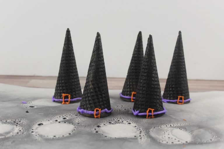 Halloween Party Witch Hat Cupcakes - The Mummy Toolbox